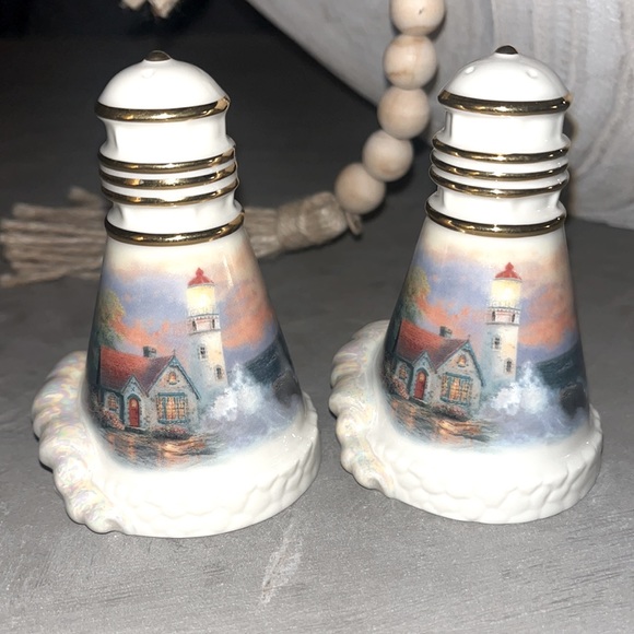 Lenox | Kitchen | 2 Lenox Salt And Pepper Lighthouse Shakers | Poshmark